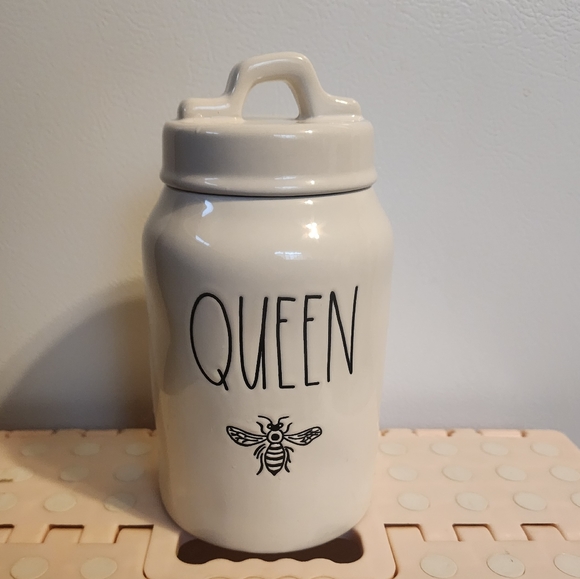 Rae Dunn | Kitchen | Rae Dunn Queen Bee Canister | Poshmark